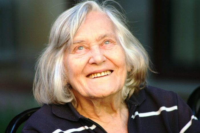 8558 Hack. Diana Hobel racconta la donna delle stelle - MyWhere